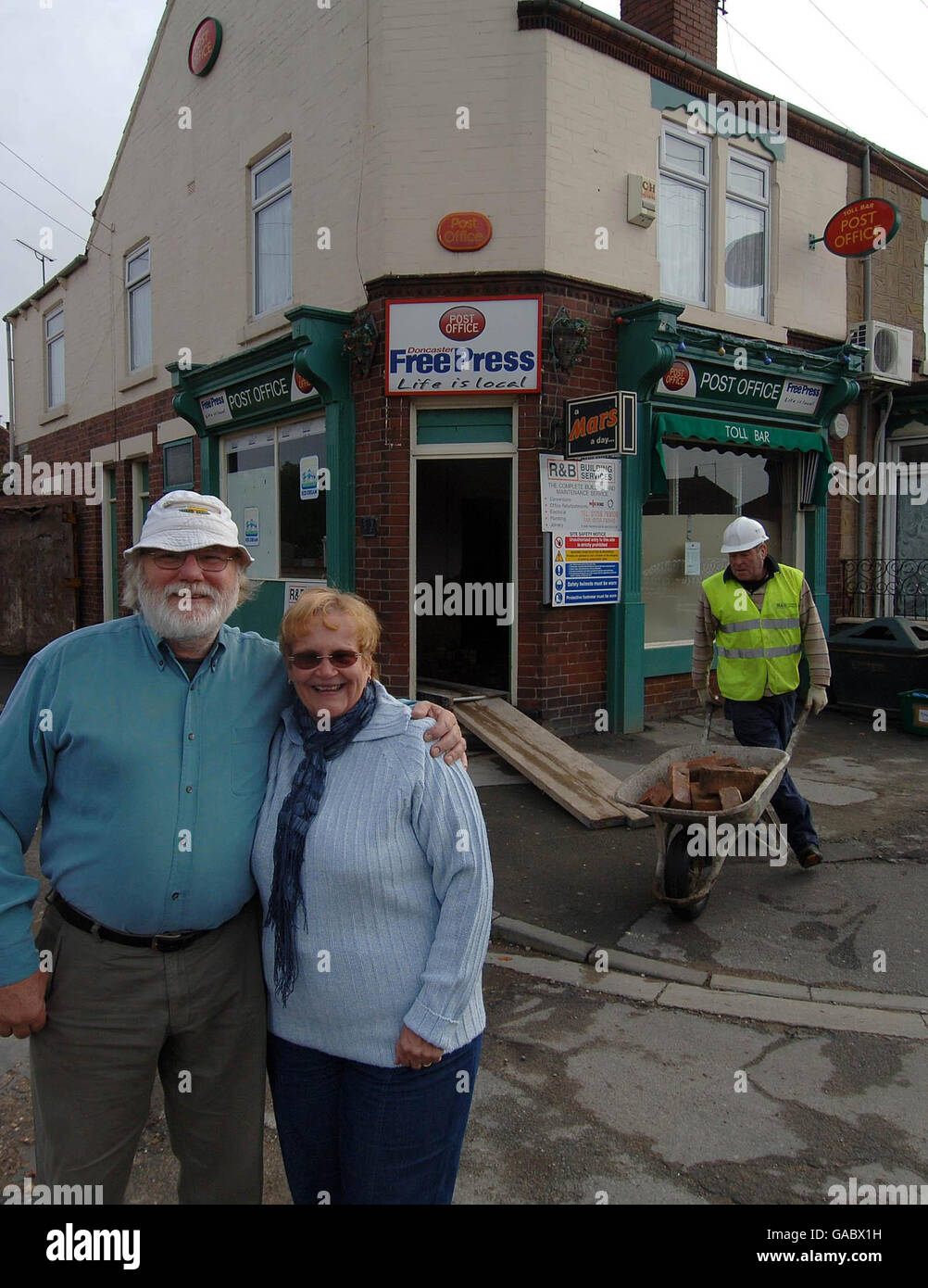 John and Jenny Jackson in front of the Post Office they run at Toll Bar ...