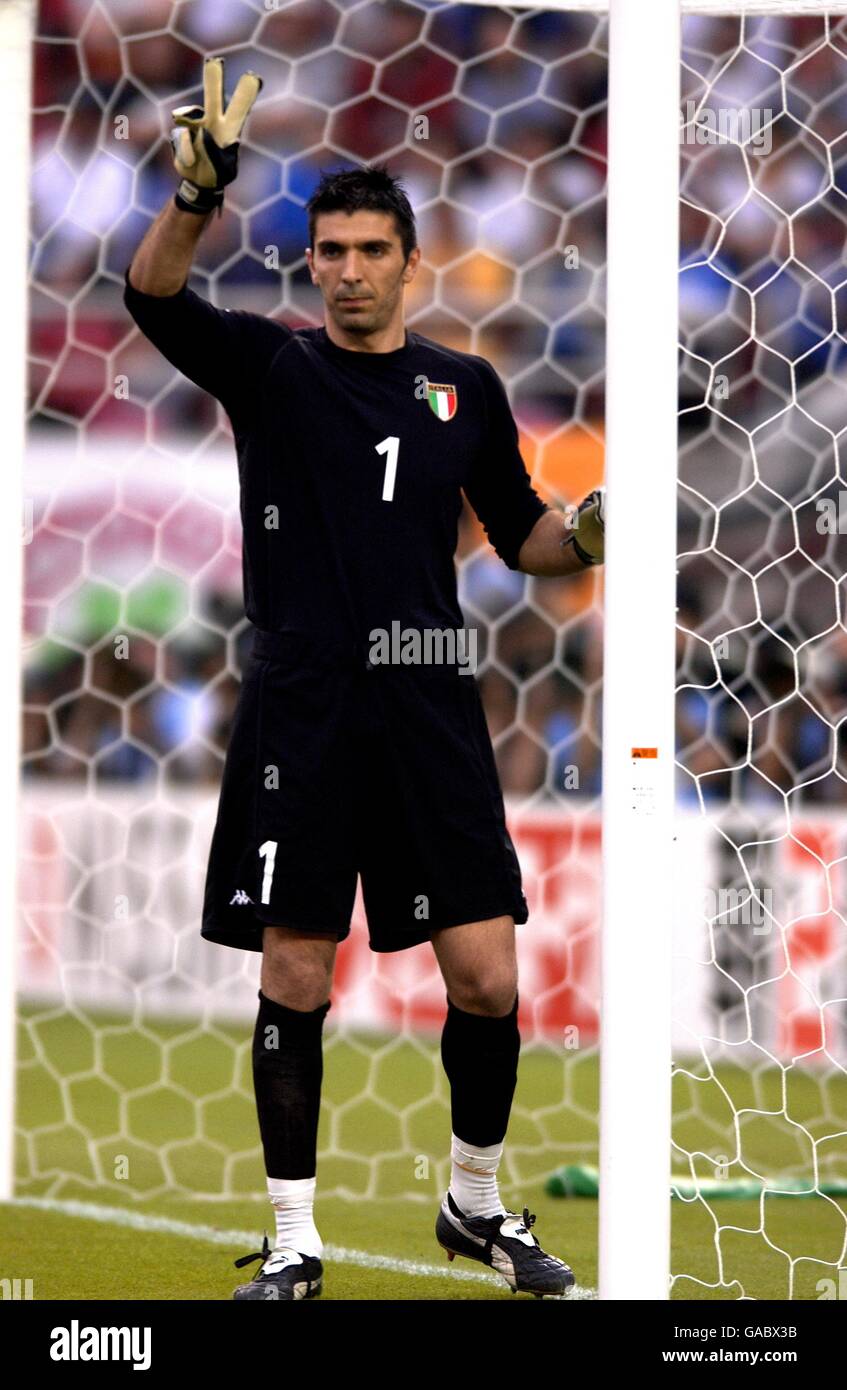 Soccer - FIFA World Cup 2002 - Group G - Italy v Croatia Stock Photo ...