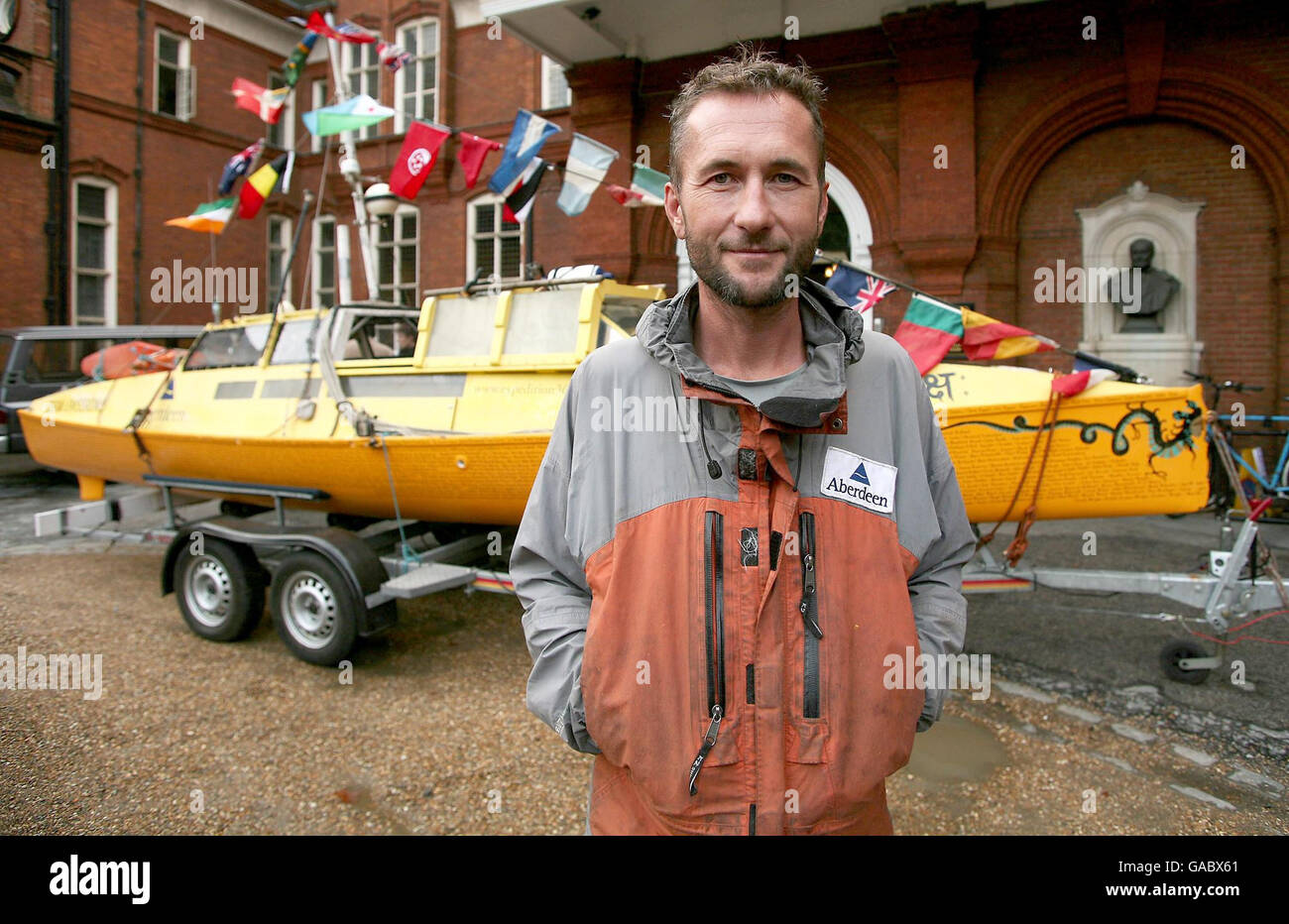 Jason lewis adventurer hi-res stock photography and images - Alamy