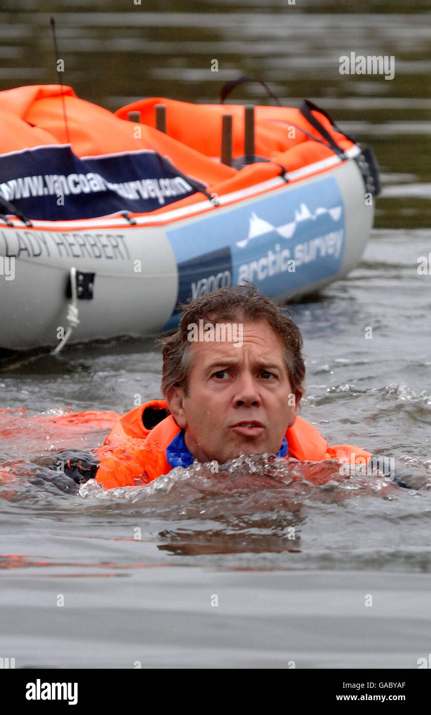 British explorer Pen Hadow launches his international scientific survey ...