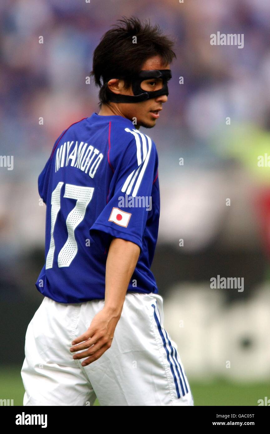 Soccer - FIFA World Cup 2002 - Group H - Tunisia v Japan Stock Photo ...