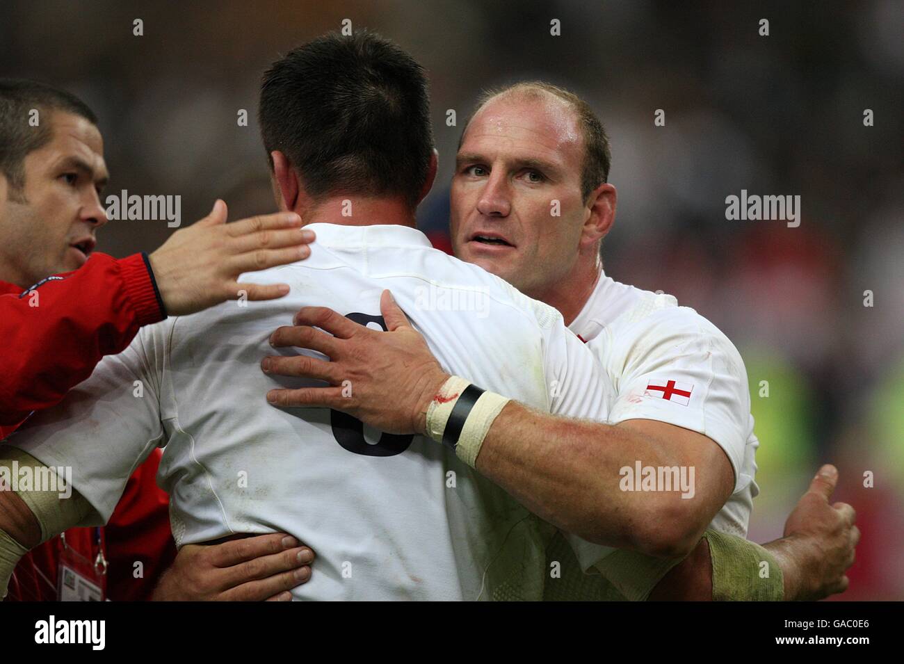 England's Martin Corry is consoled by teammate Lawrence Dallaglio Stock ...