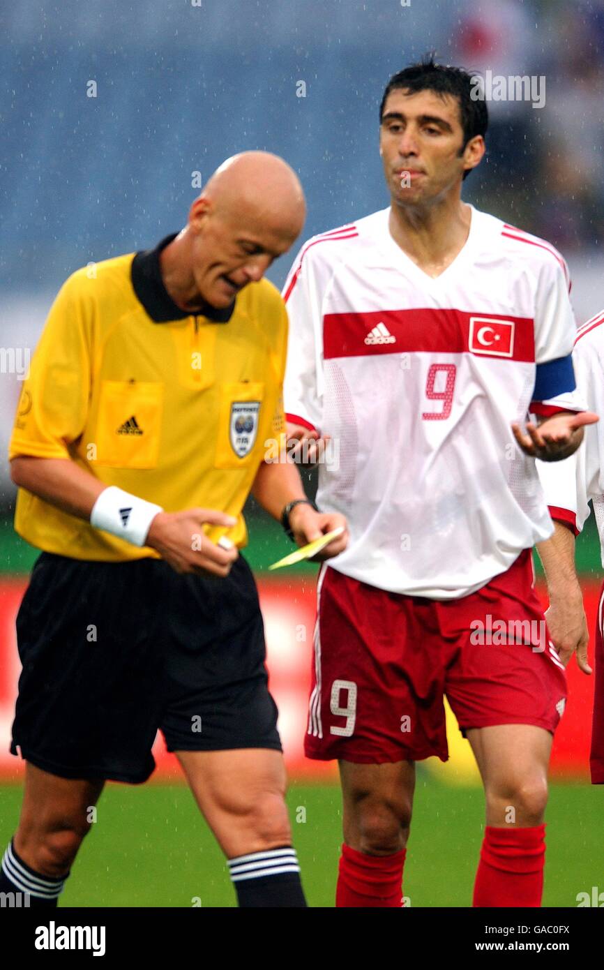 Hakan sükür world cup hi-res stock photography and images - Alamy