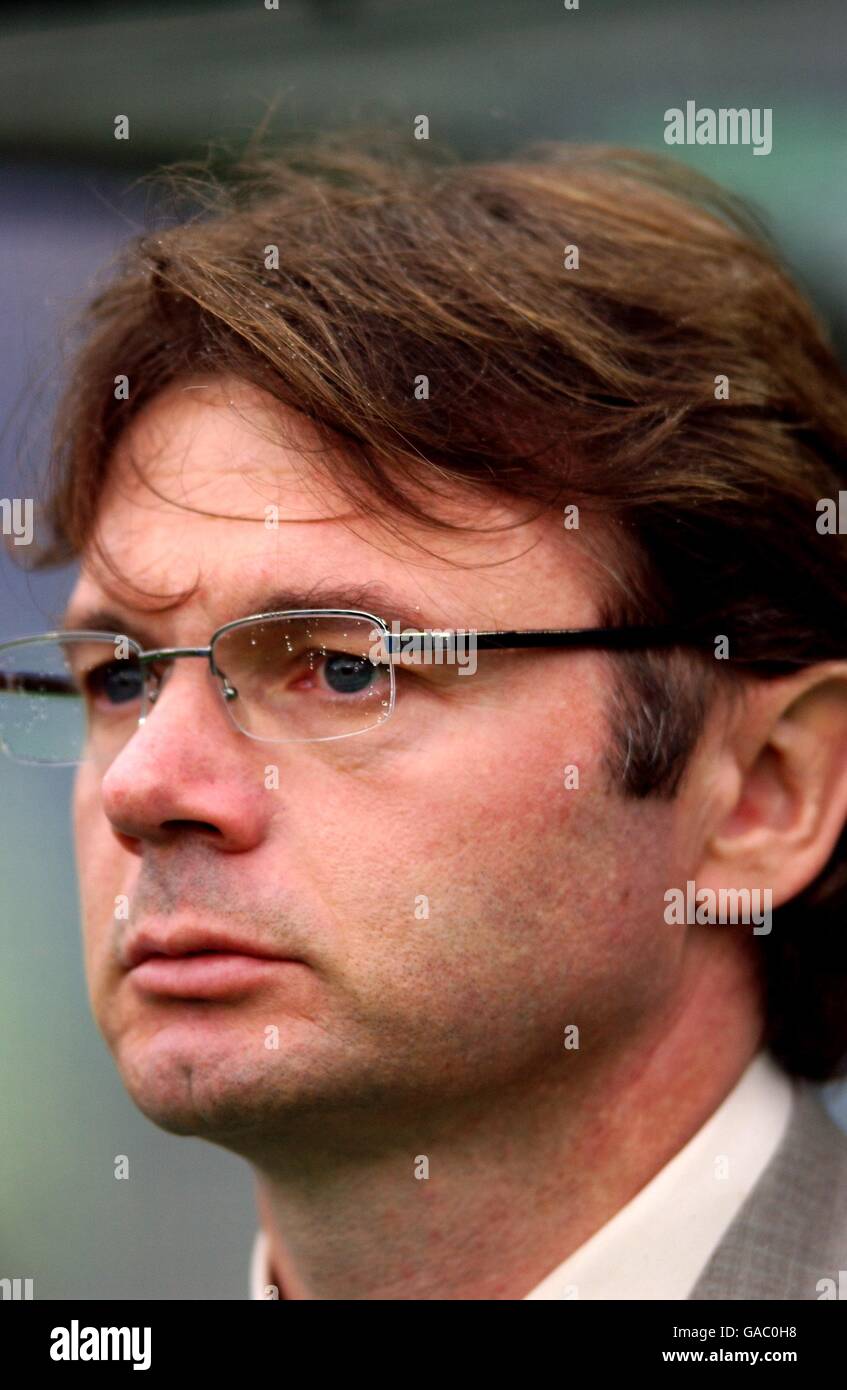 Philippe troussier japan coach hi-res stock photography and images - Alamy