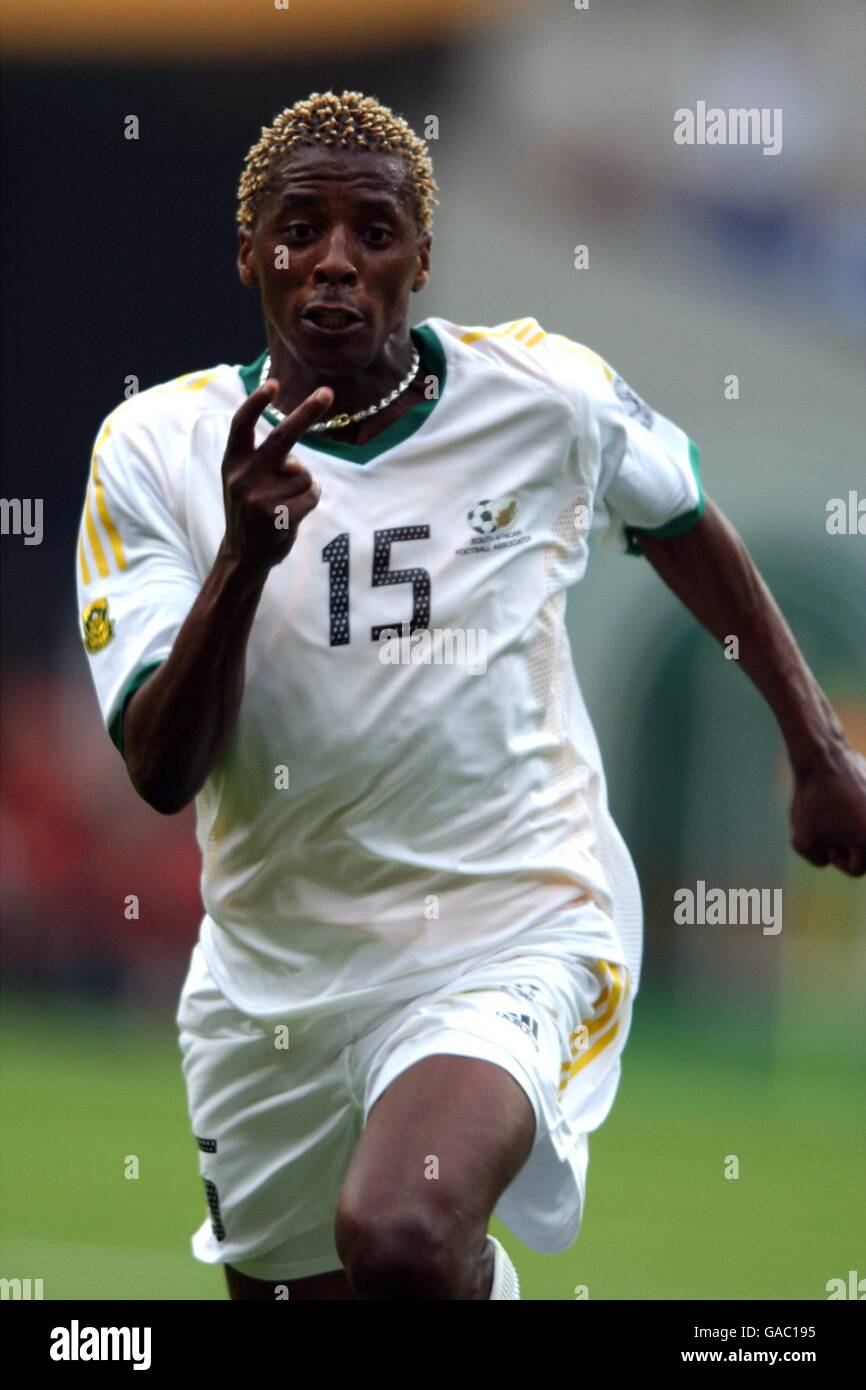 Soccer world cup 2002 group b paraguay v south africa hi-res stock ...