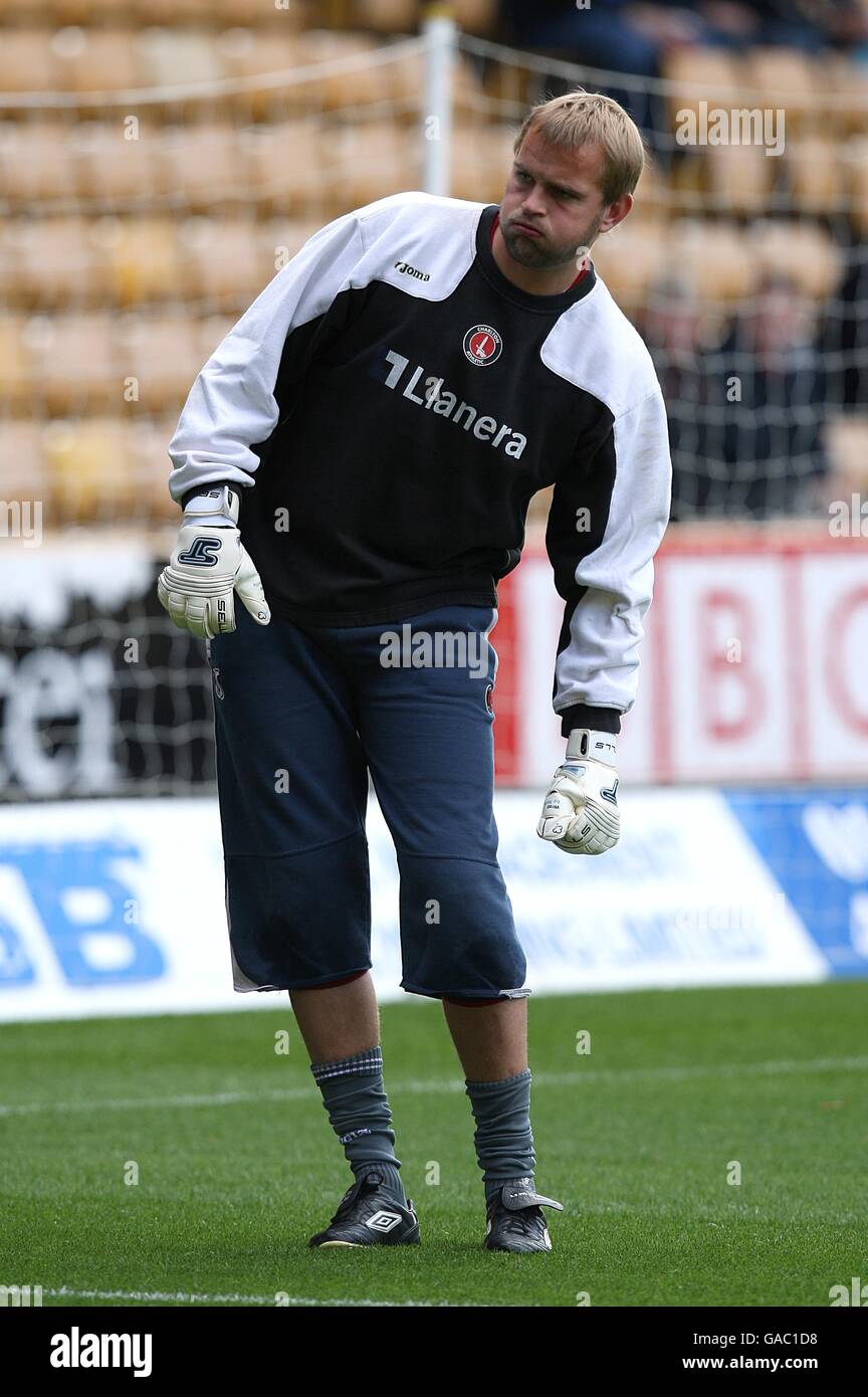 Charlton athletic goalkeeper nicky weaver hi-res stock photography and ...