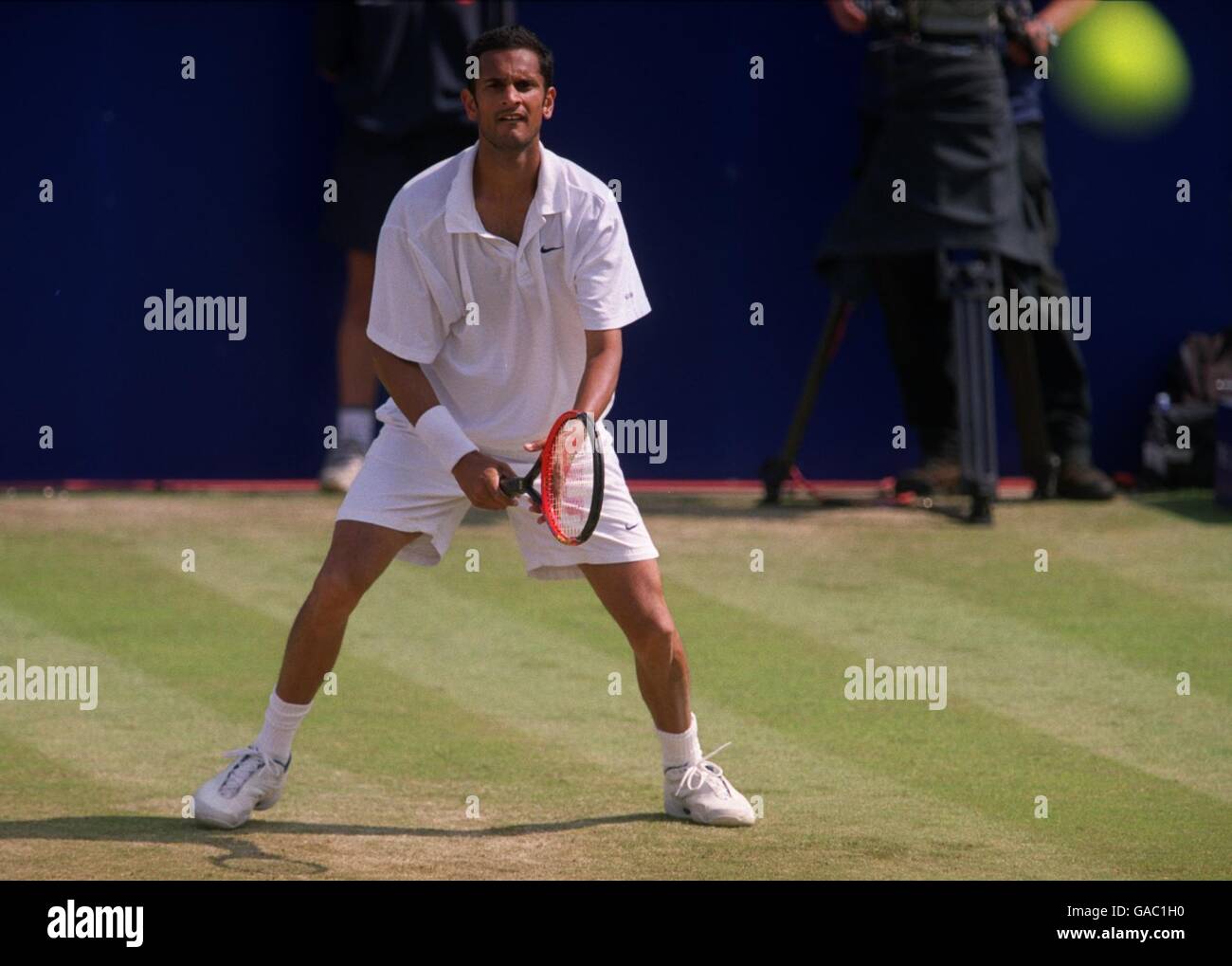 Tennis - Nottingham Open 2002 - Quarter Final Stock Photo - Alamy