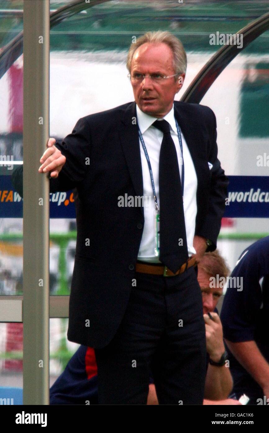 England coach sven goran eriksson looks worried hi-res stock ...