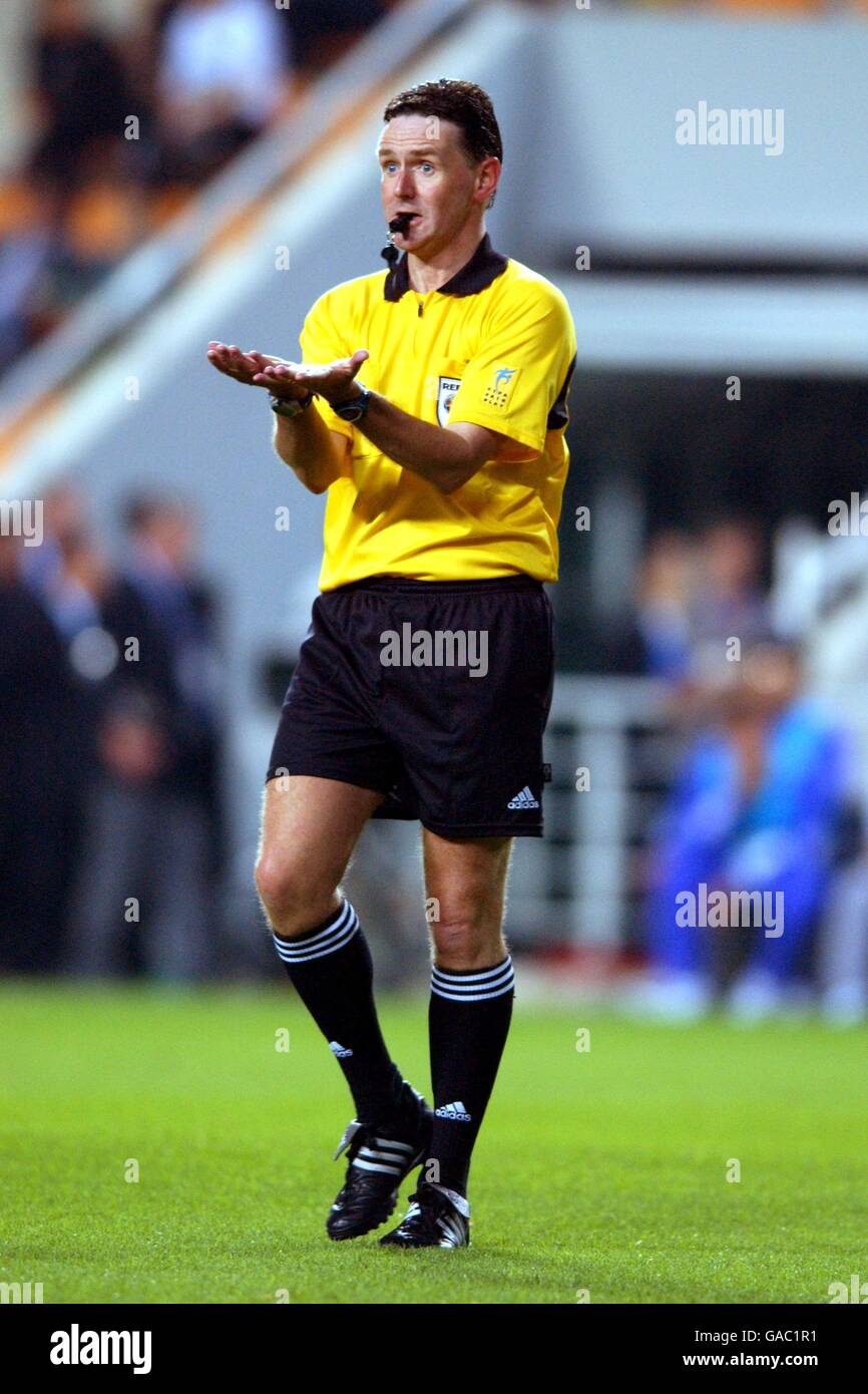 Soccer -Fifa World Cup 2002 - Quarter final - Germany v USA. Referee ...