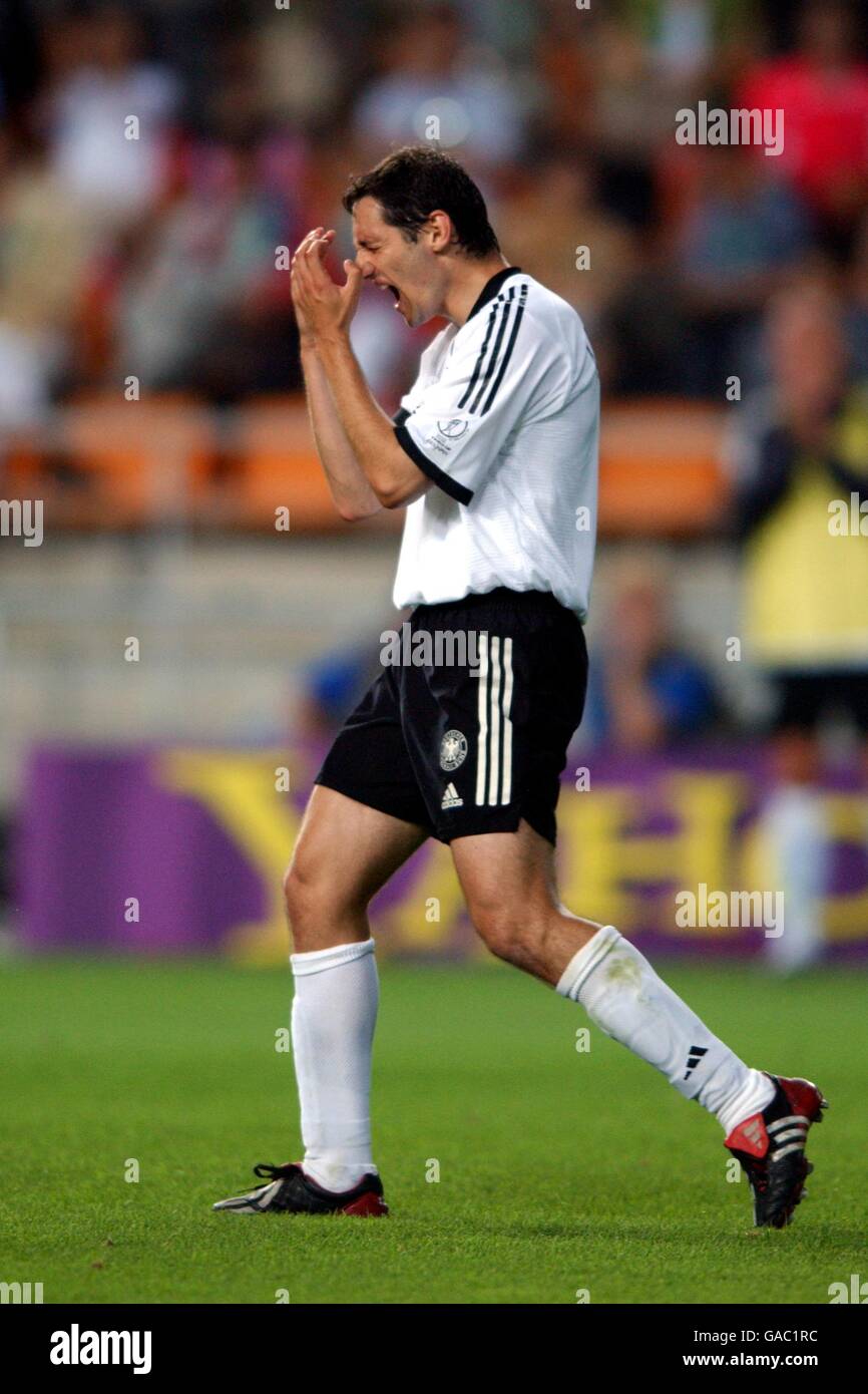 Soccer -Fifa World Cup 2002 - Quarter final - Germany v USA. Germany's ...