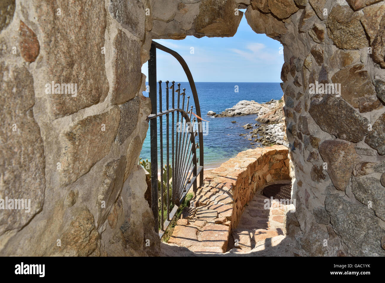 View medieval fortress sandy hi-res stock photography and images - Alamy