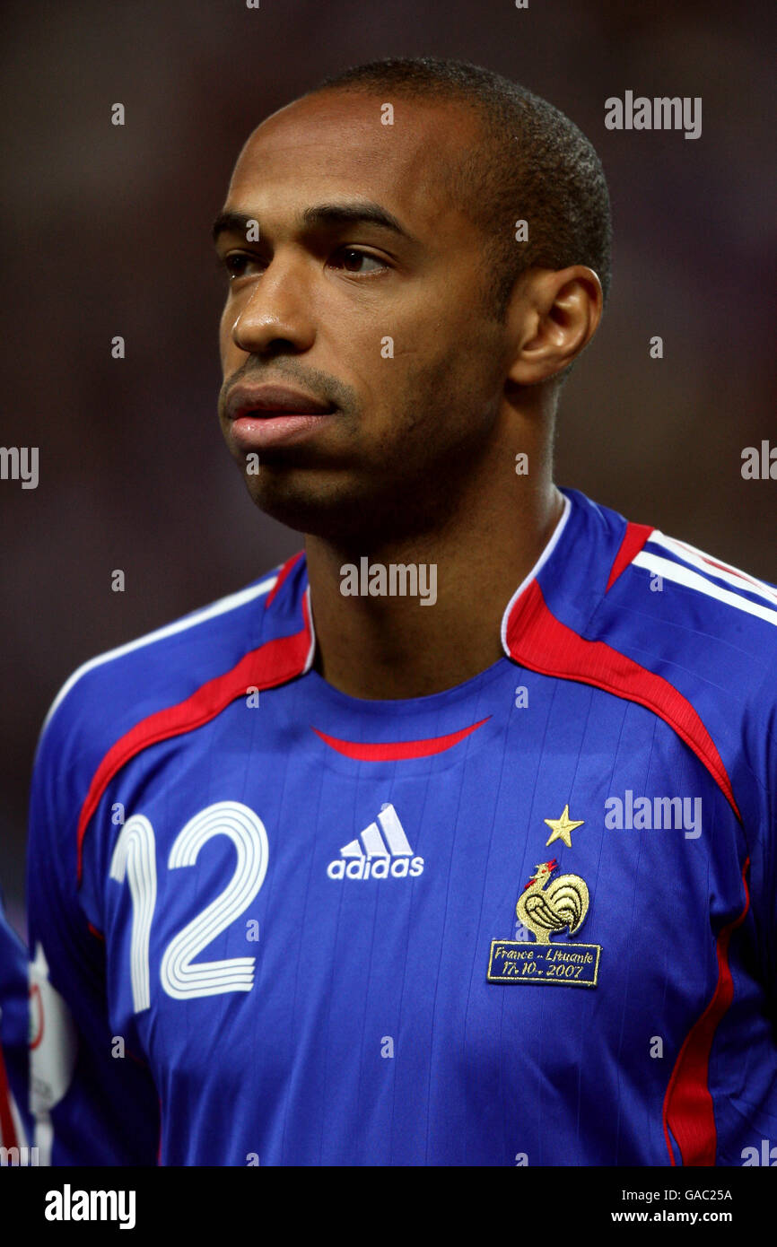 Portrait de thierry henry hi-res stock photography and images - Alamy