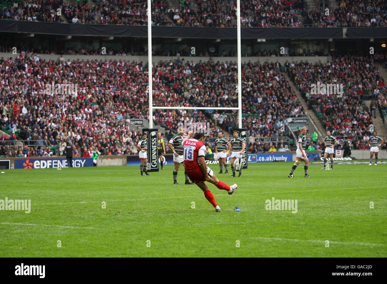 Gloucesters willie walker kicks goal hi-res stock photography and ...