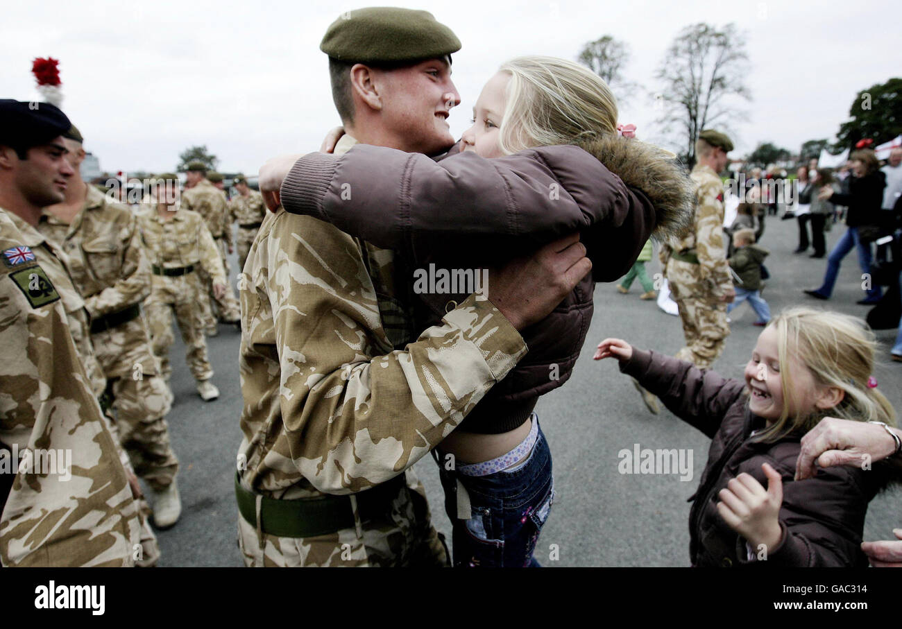 Members of 2nd Battalion, The Mercian Regiment (Worcesters and ...