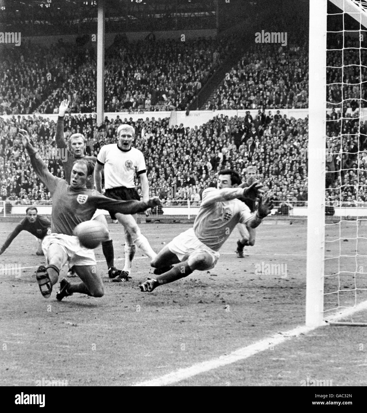 England v West Germany - 1966 World Cup Final - Wembley Stadium Stock ...