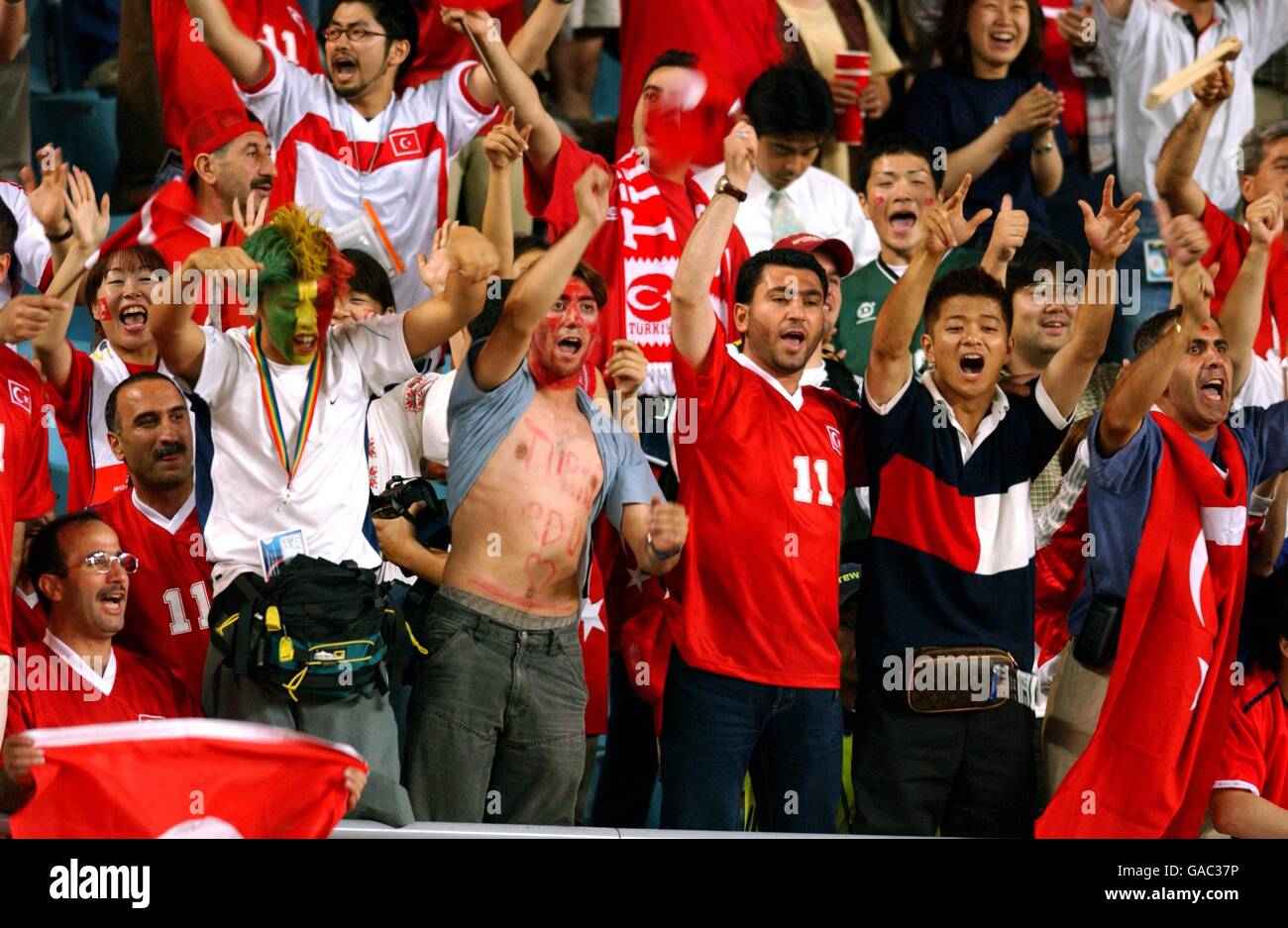 Soccer - FIFA World Cup 2002 - Quarter Final - Senegal v Turkey. Turkey ...