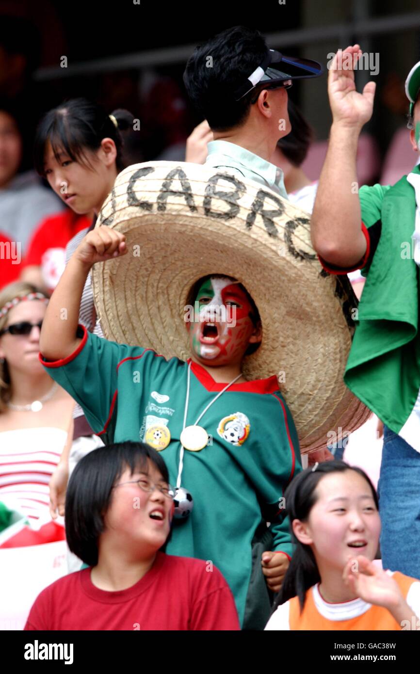 Soccer -FIFA World Cup 2002 - Second Round - Mexico v USA Stock Photo ...