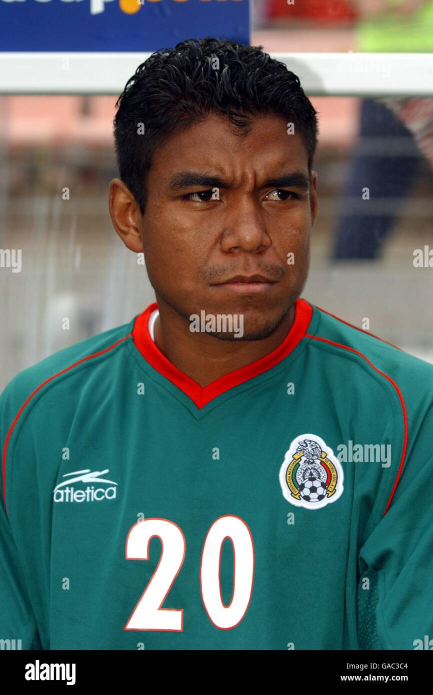 Soccer -FIFA World Cup 2002 - Second Round - Mexico v USA. Melvin Brown ...