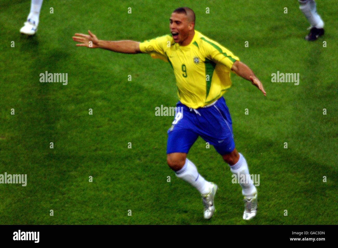 Fifa world cup 2002 ronaldo brazil hi-res stock photography and images ...