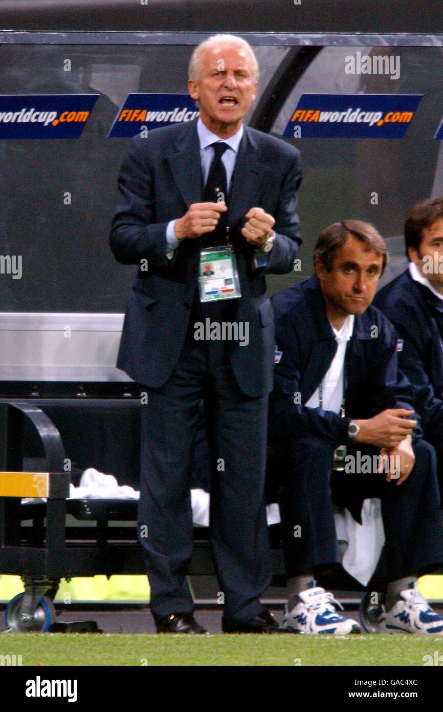 Soccer - FIFA World Cup 2002 - Group G - Italy v Ecuador Stock Photo ...