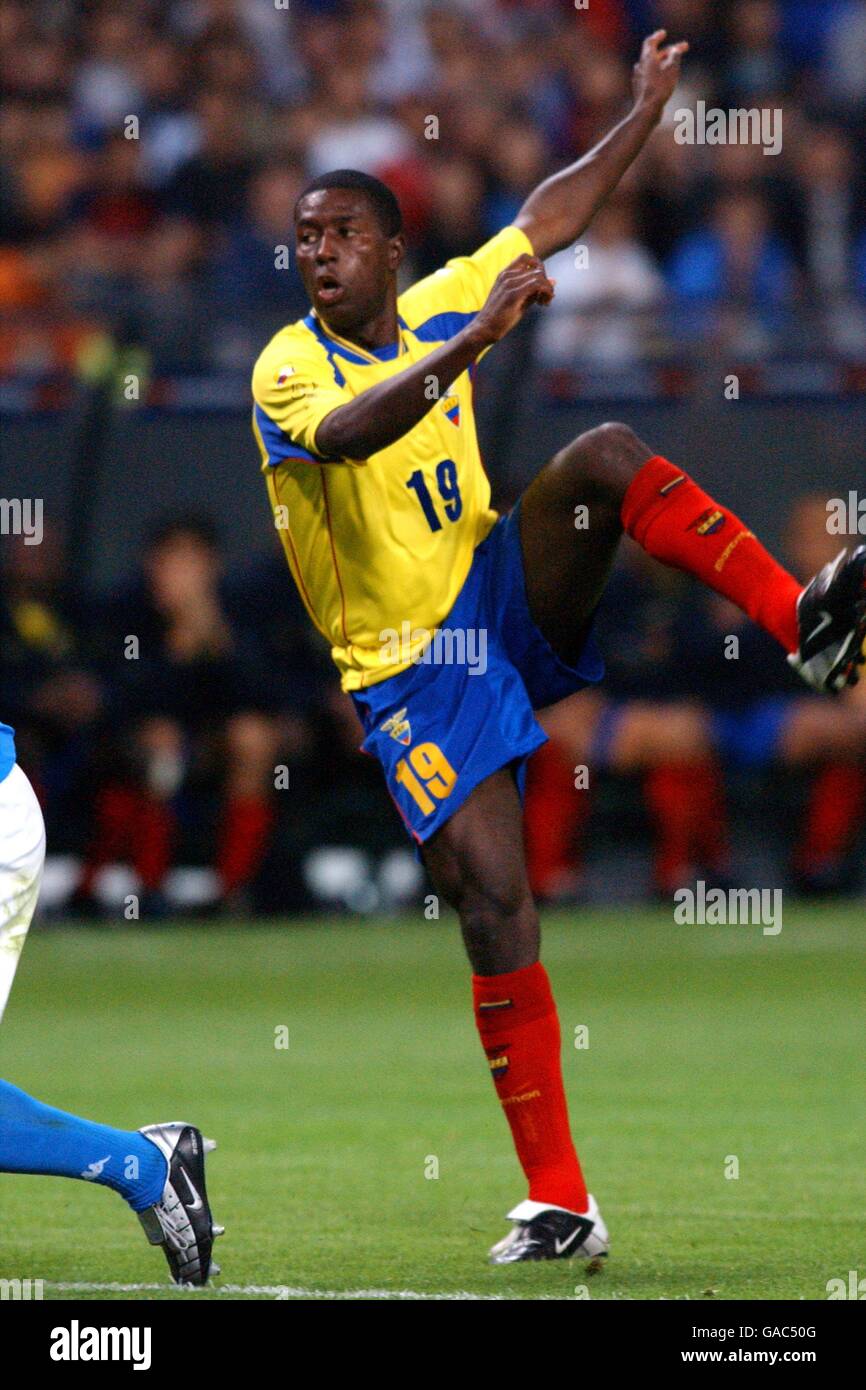 Soccer - FIFA World Cup 2002 - Group G - Italy v Ecuador. Ecuador's ...