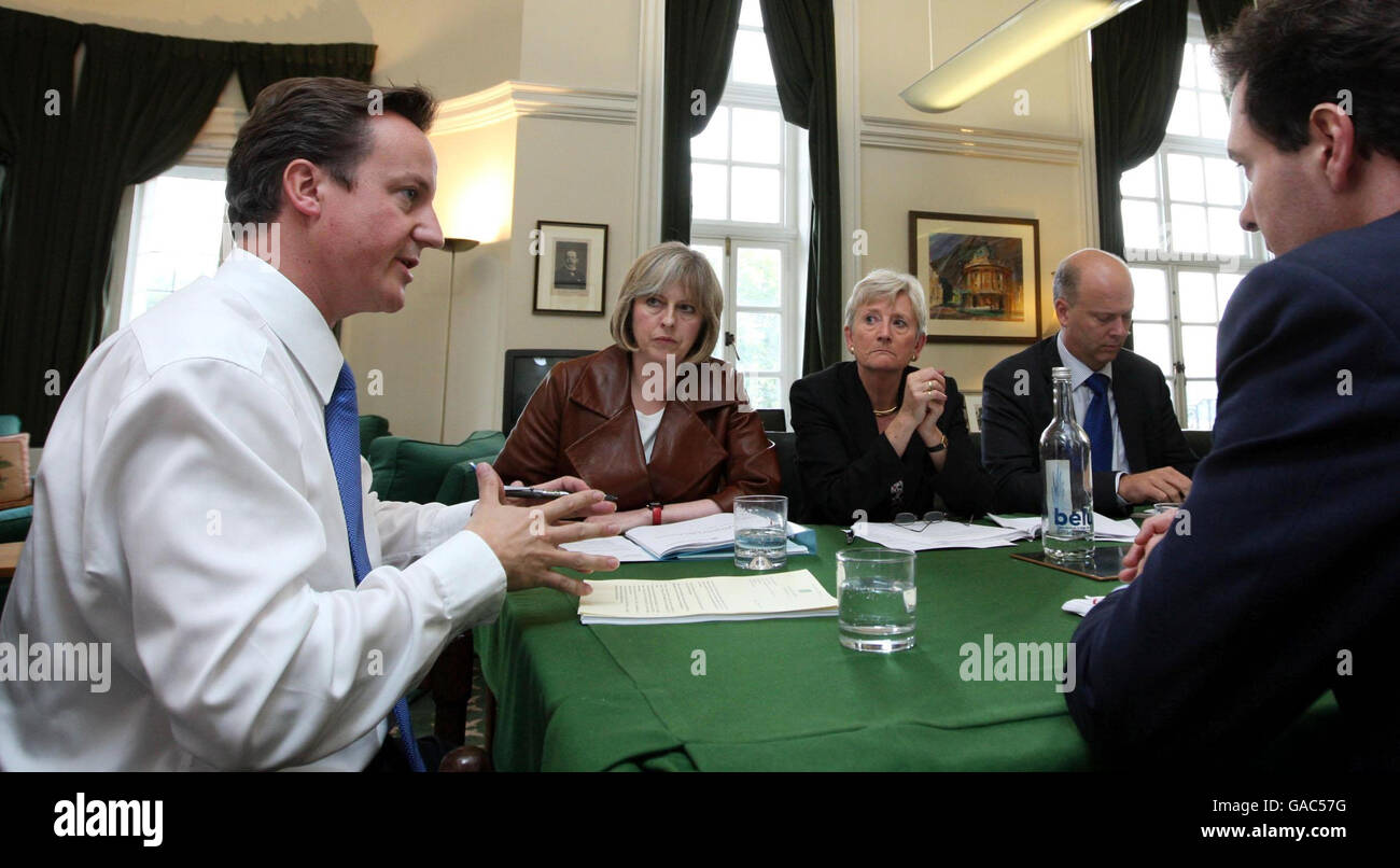 David cameron white tie hi-res stock photography and images - Alamy