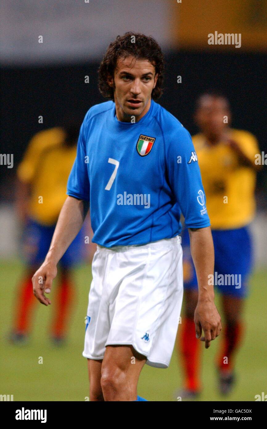 Soccer - FIFA World Cup 2002 - Group G - Italy v Ecuador Stock Photo ...
