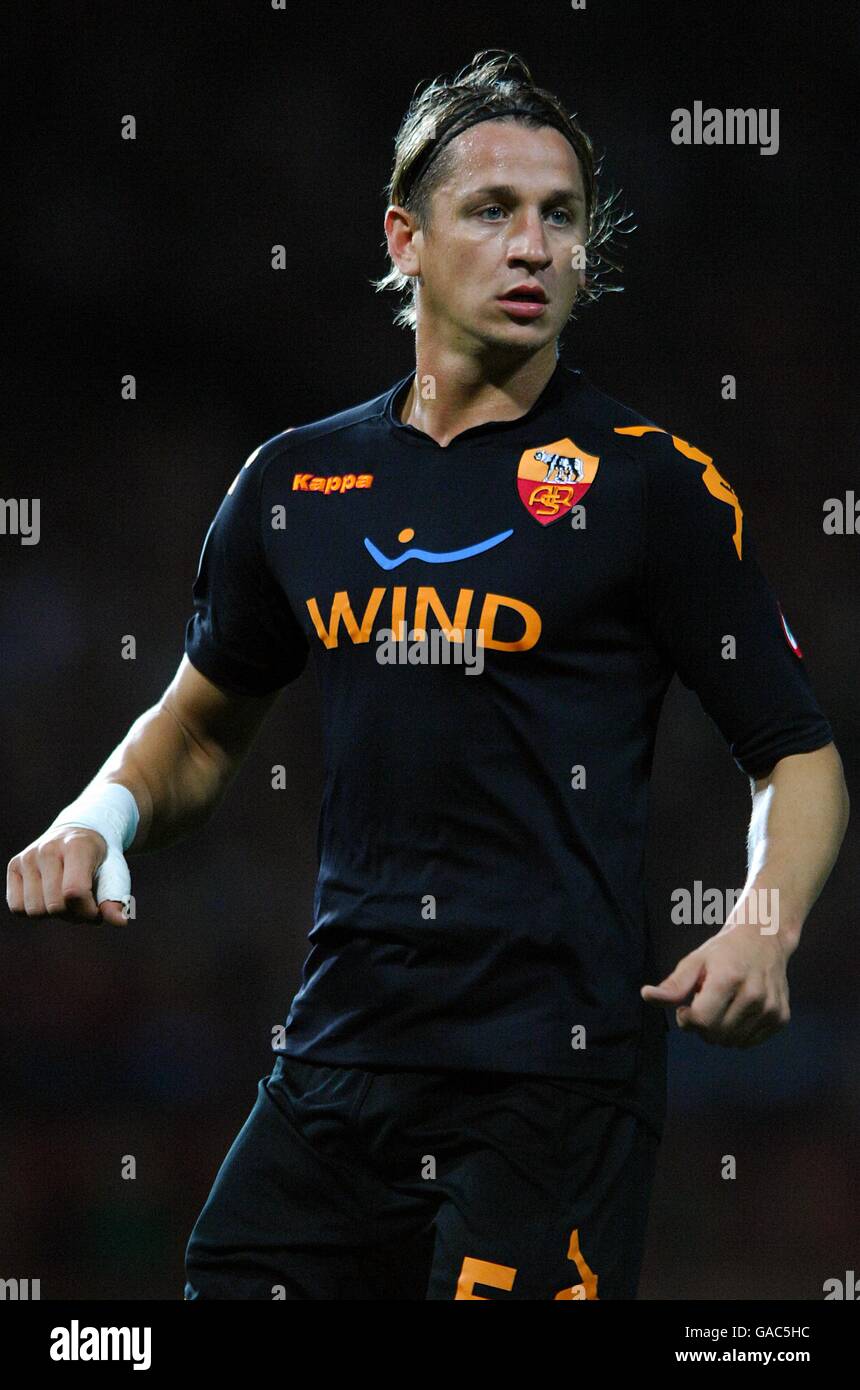Old trafford philippe mexes hi-res stock photography and images - Alamy