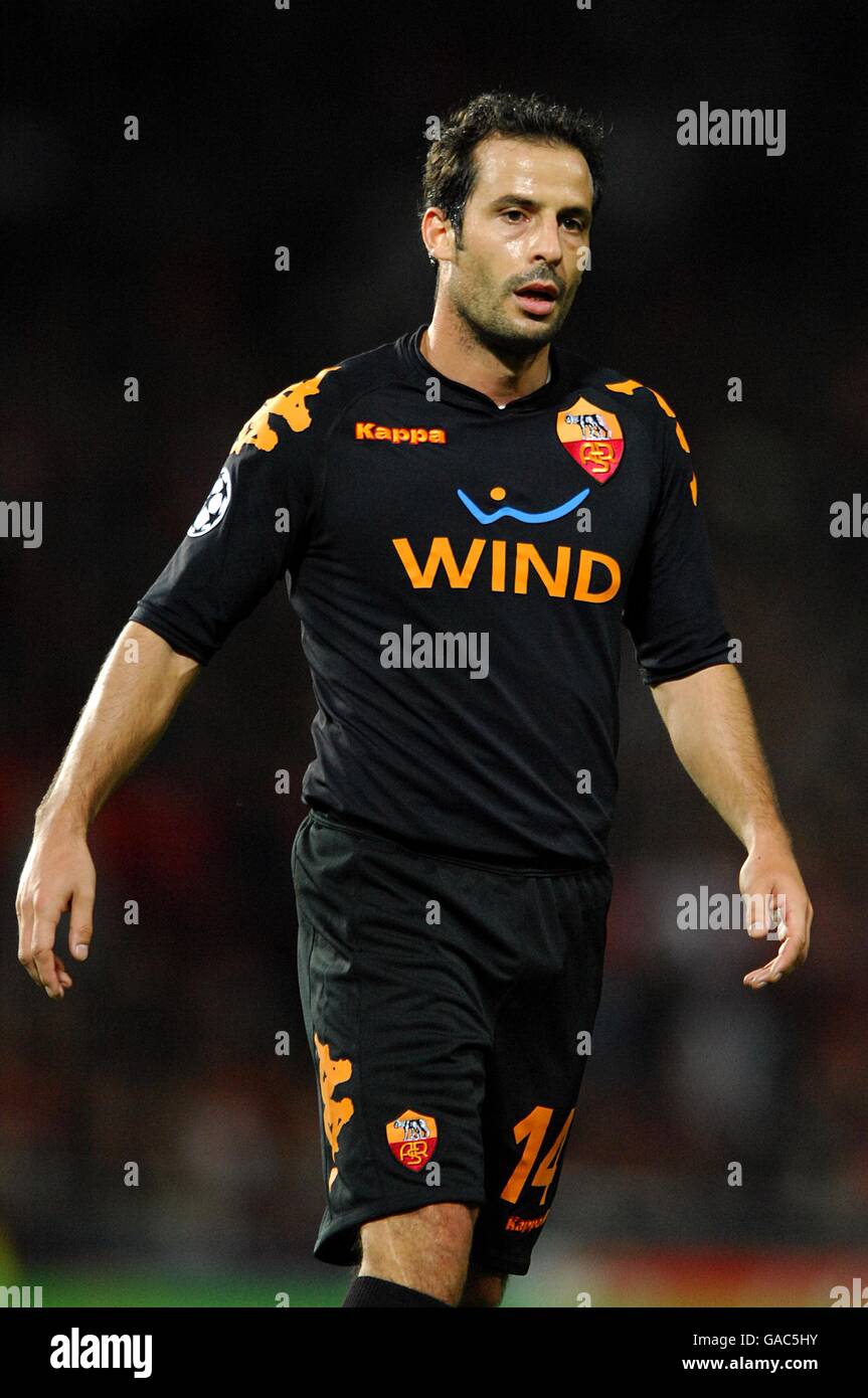 Ludovic giuly hi-res stock photography and images - Alamy