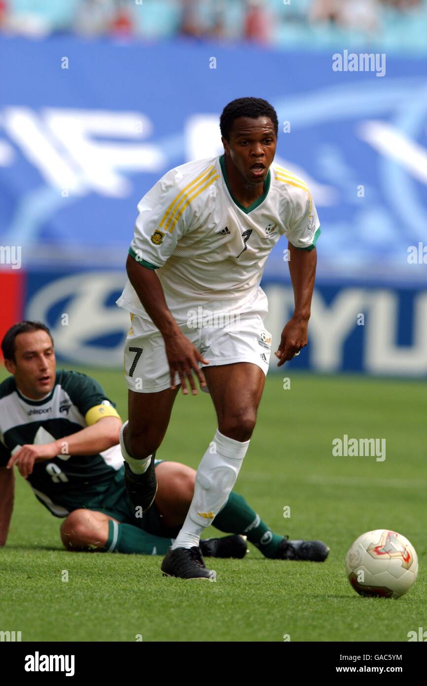 Soccer - FIFA World Cup 2002 - Group B - South Africa v Slovenia. South ...
