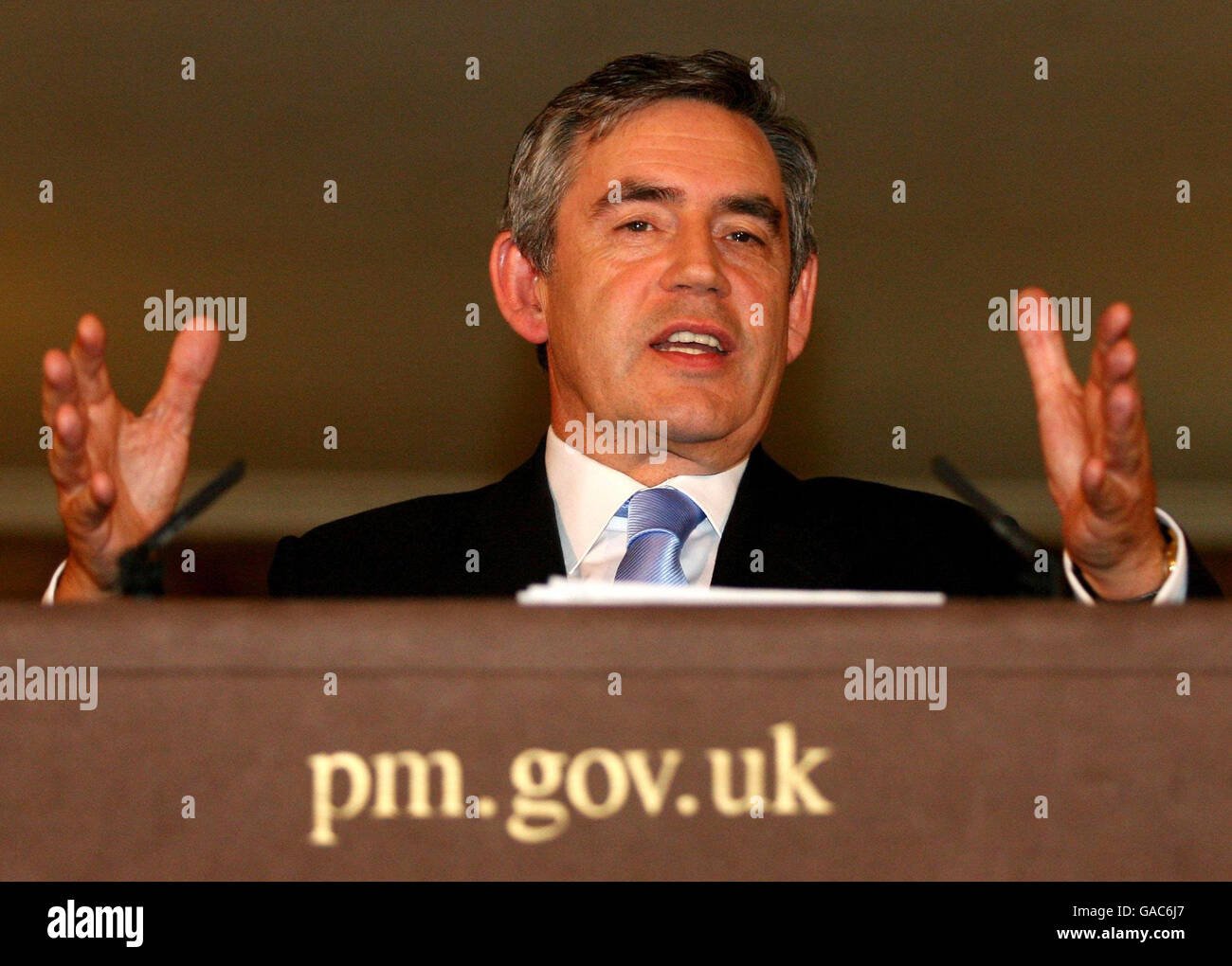 Lectern 10 downing street hi-res stock photography and images - Alamy