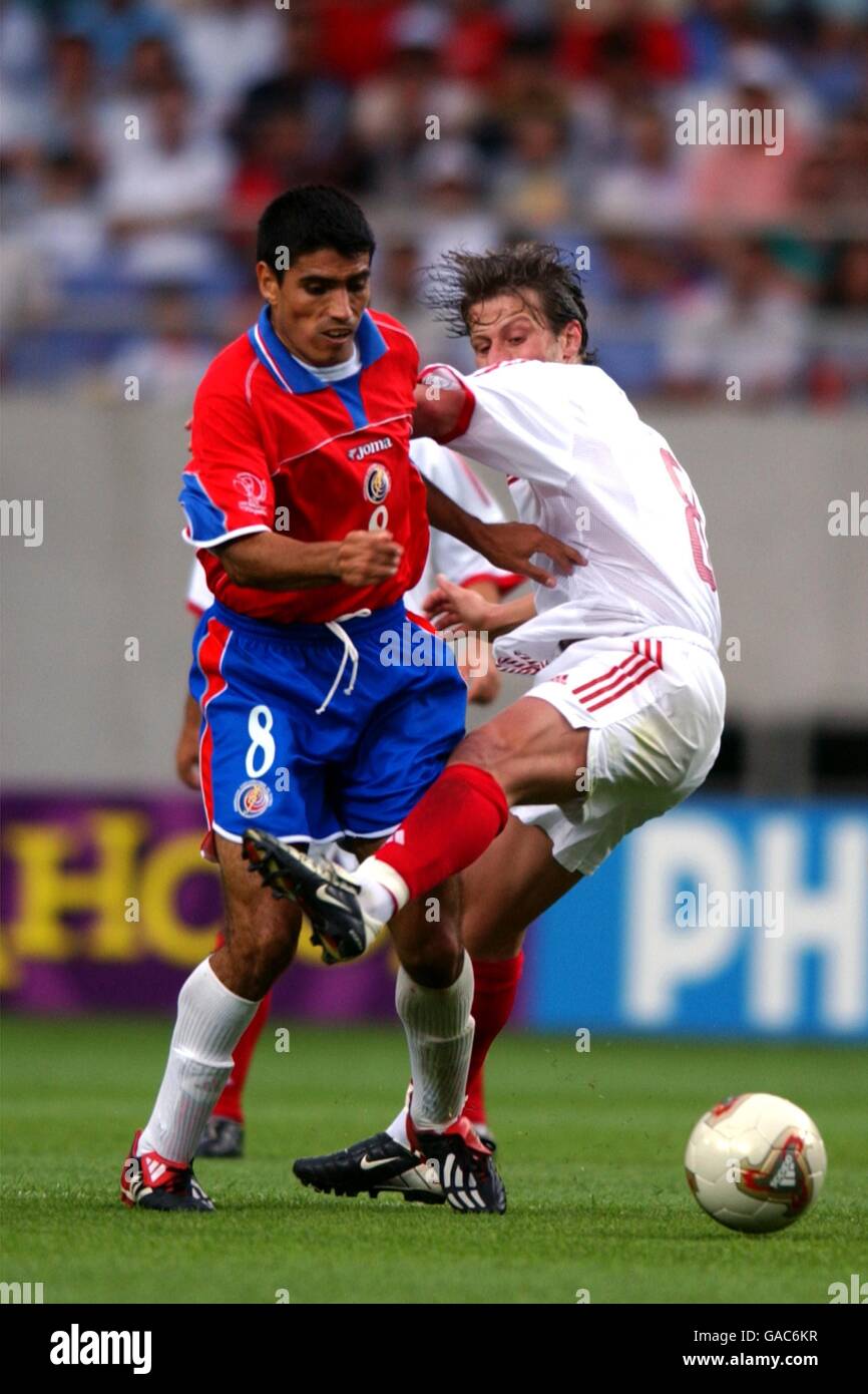 Costa Rica's Mauricio Solis tangles with Turkey's Kerimoglu Tugay Stock ...