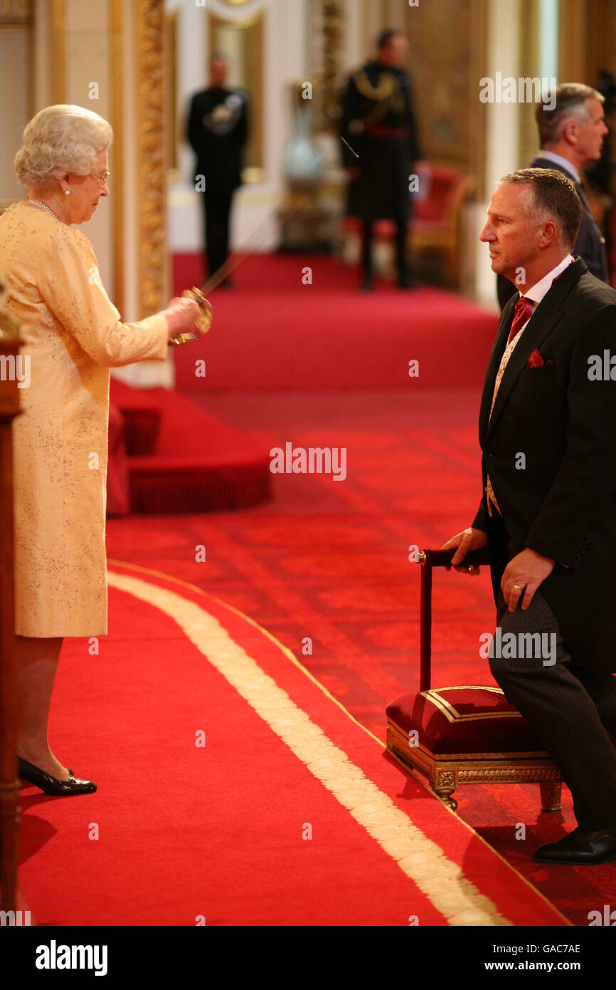 Sir ian richmond hi-res stock photography and images - Alamy