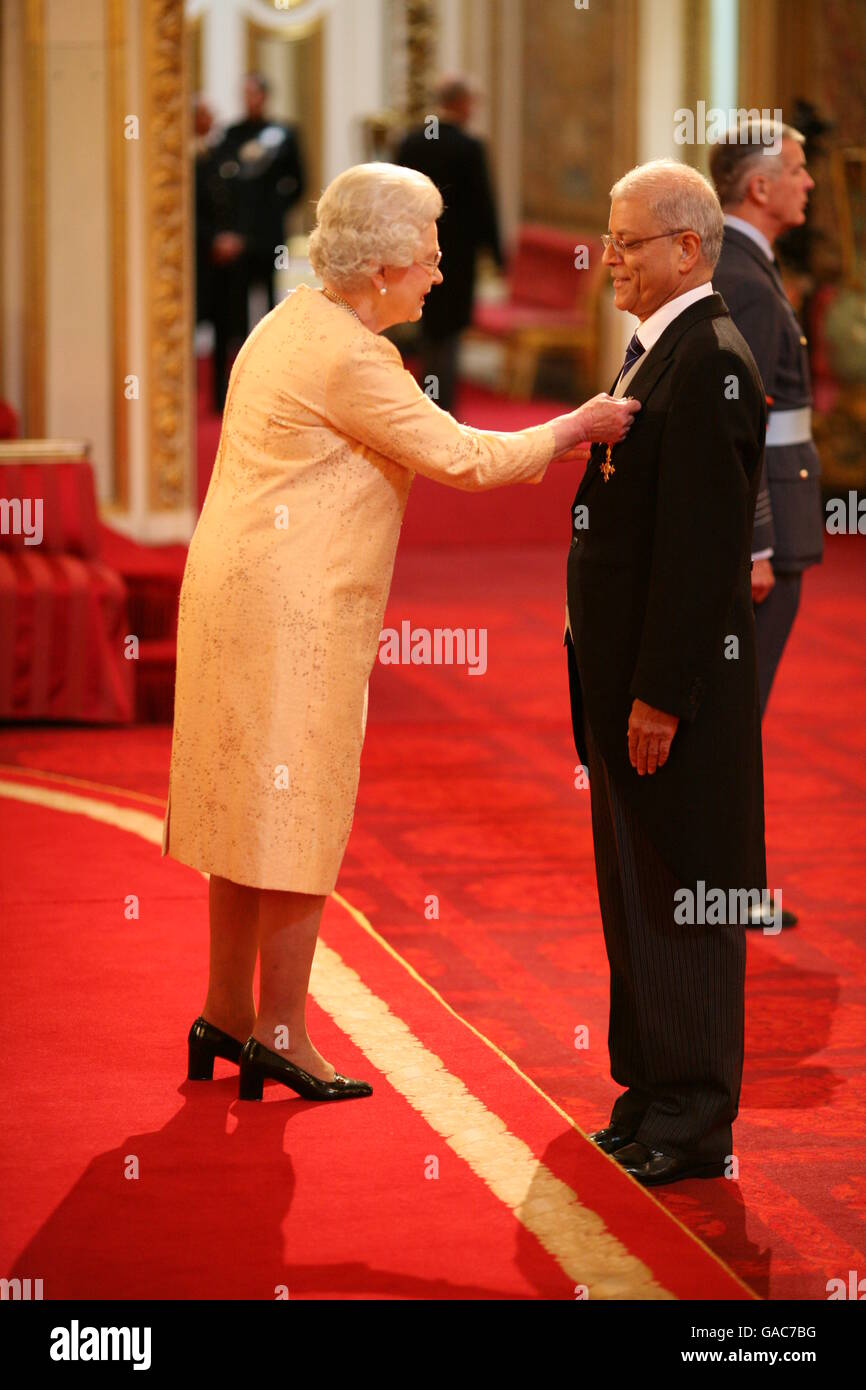 Professor Srinivasan Raghunathan receives an OBE from The Queen at ...