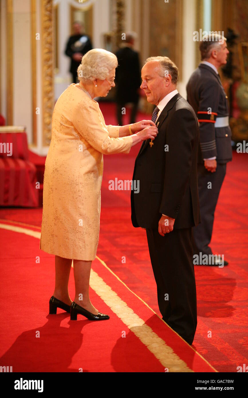 Mr. John Crabtree, from Crowle receives an OBE from The Queen at ...