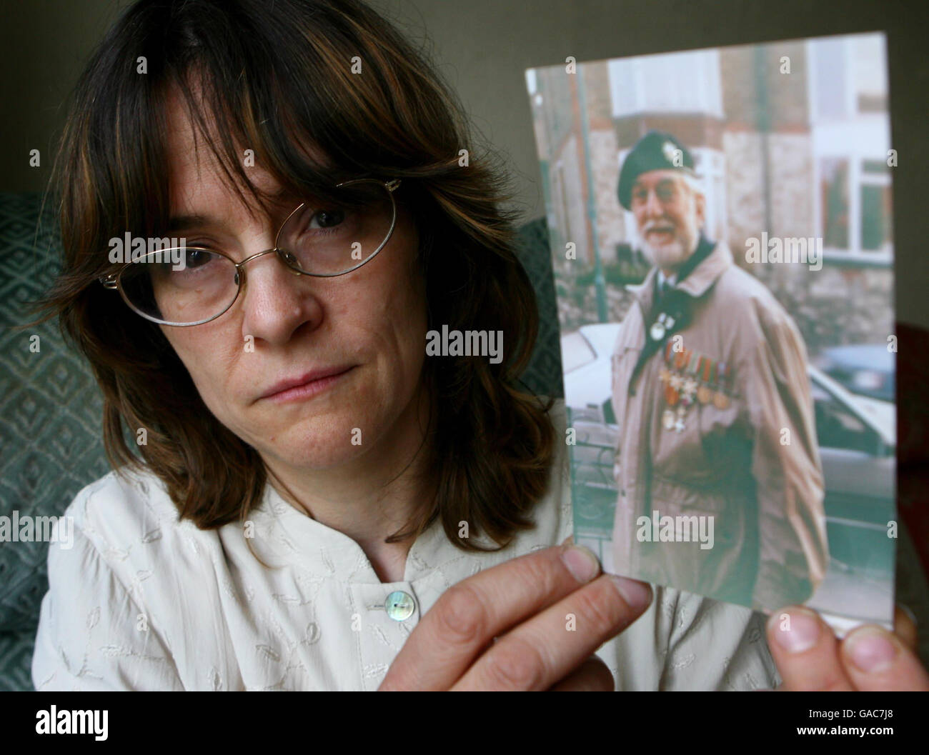 Jackie nixon holds a picture of her father joe nixon hi-res stock ...