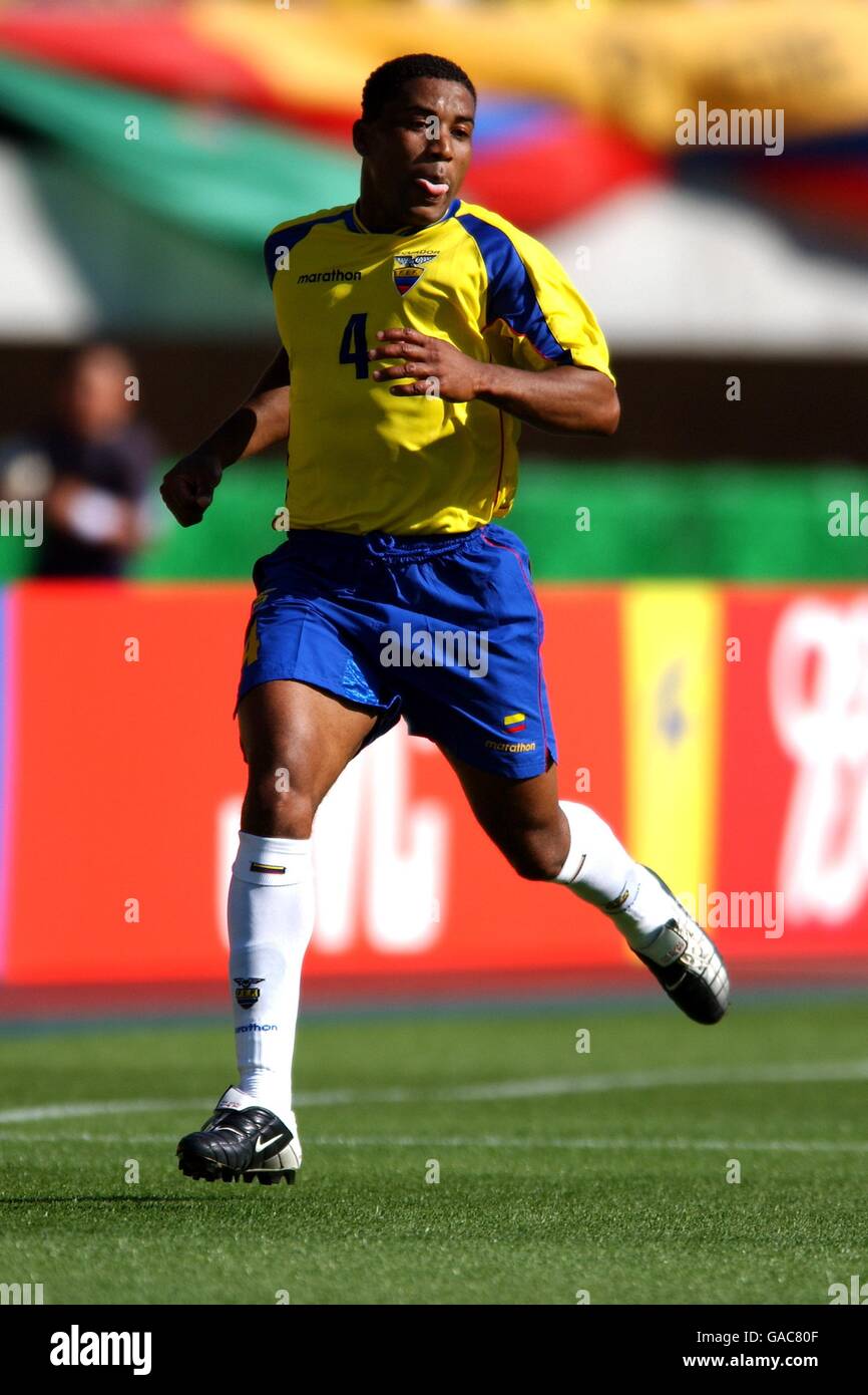 Soccer - FIFA World Cup 2002 - Group G - Mexico v Ecuador. Ulises De La ...