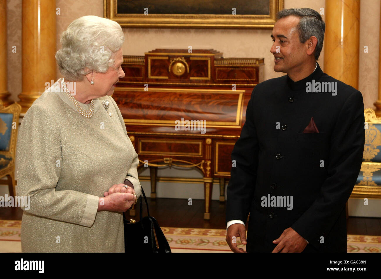 Queen receives credentials Stock Photo - Alamy