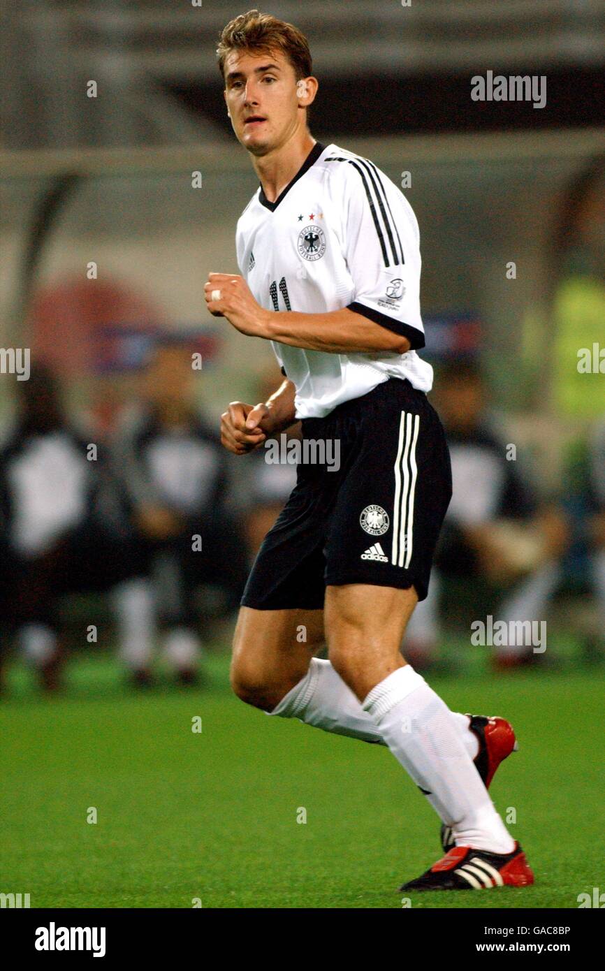 Soccer fifa world cup 2002 group e cameroon v germany hi-res stock ...