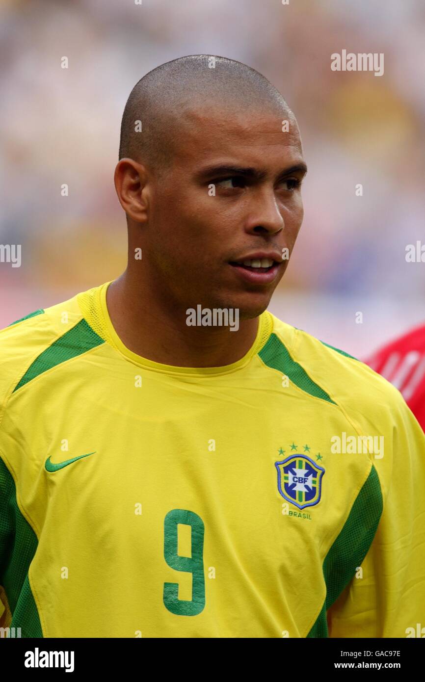 Brazil 2002 Ronaldo Stock Photos & Brazil 2002 Ronaldo Stock Images - Alamy