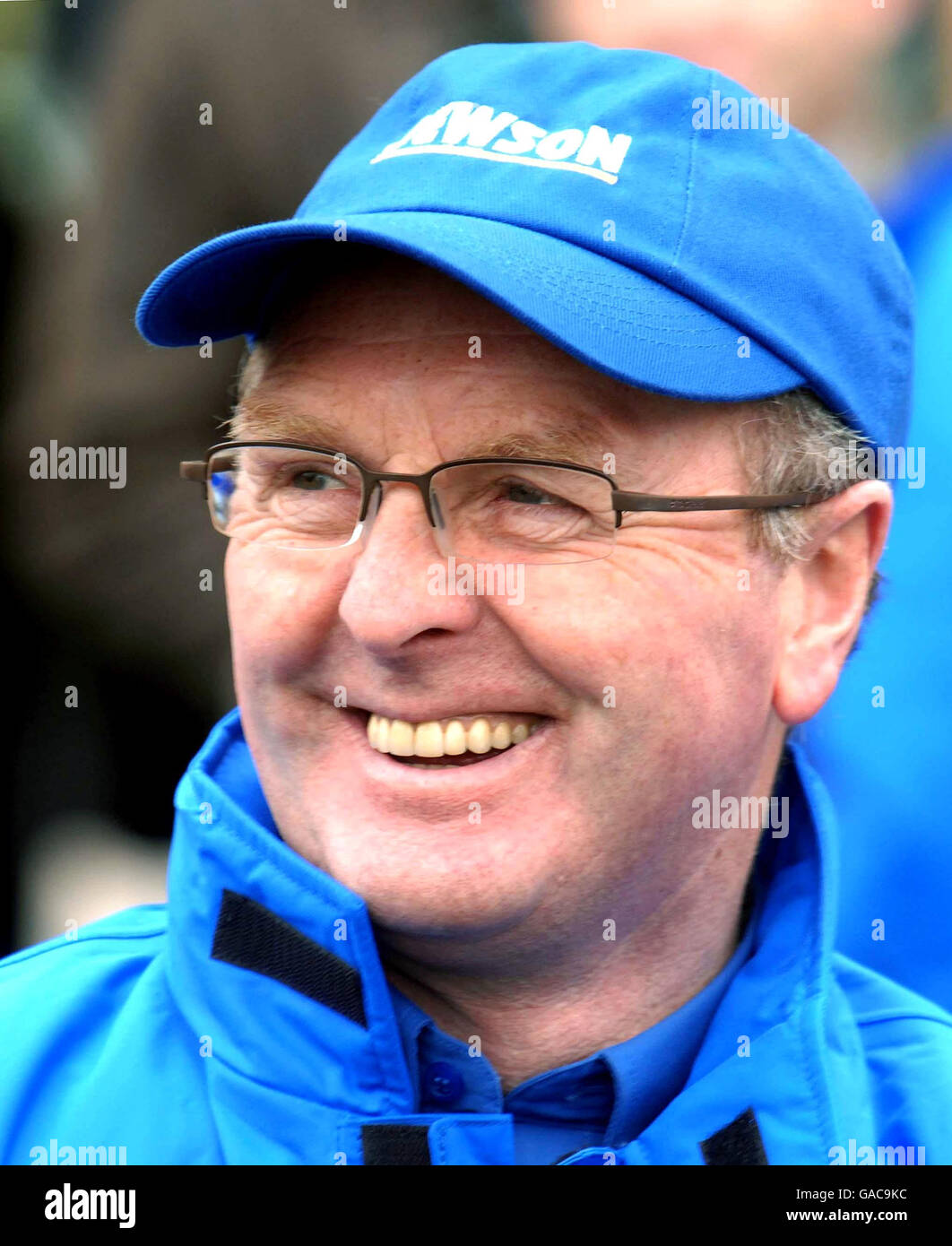 Trainer jonjo oneill visit to stables jackdaws castle hi-res stock ...