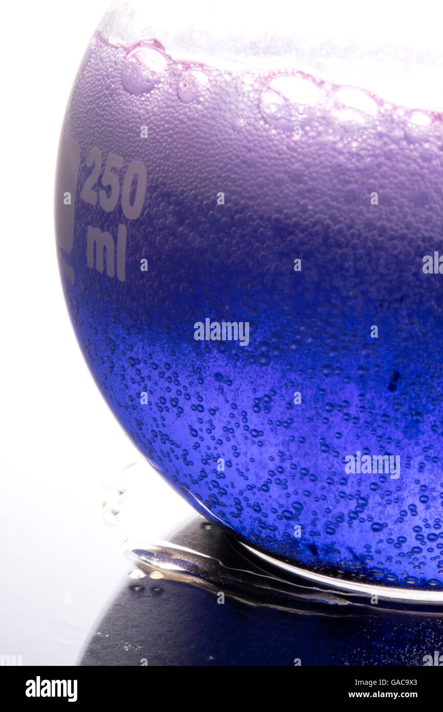 Boiling liquid in flask laboratory hi-res stock photography and images ...