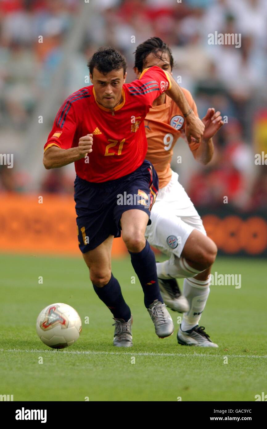 Luis enrique world cup 2002 hi-res stock photography and images - Alamy