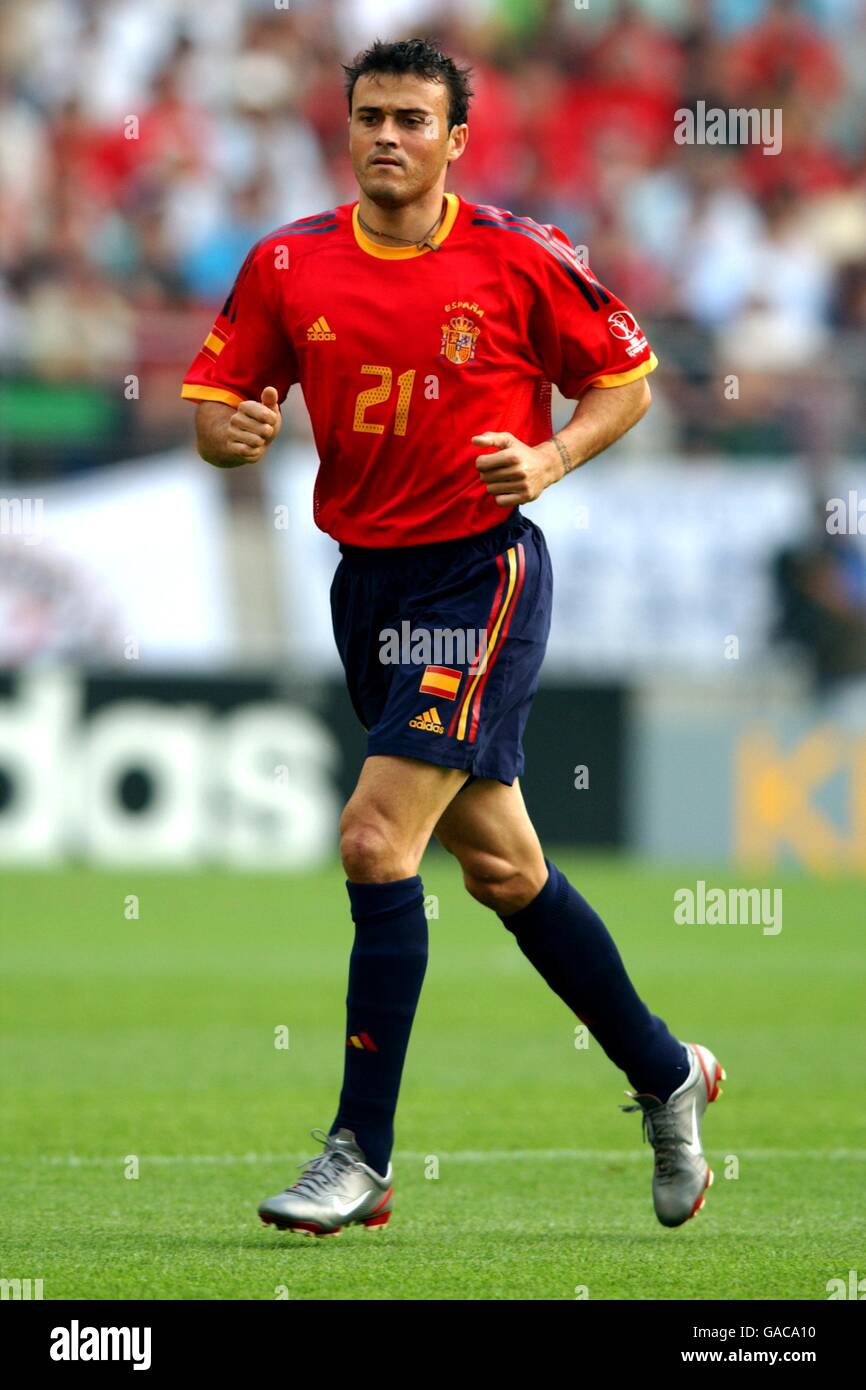 Soccer fifa world cup 2002 group b spain v paraguay hi-res stock ...