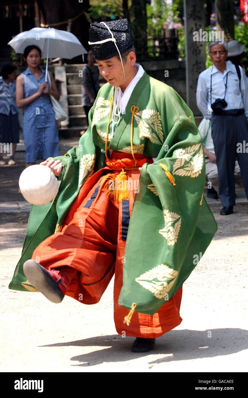 Soccer - FIFA World Cup 2002 - Kemari in Koyoto, Japan. A Kemari player ...