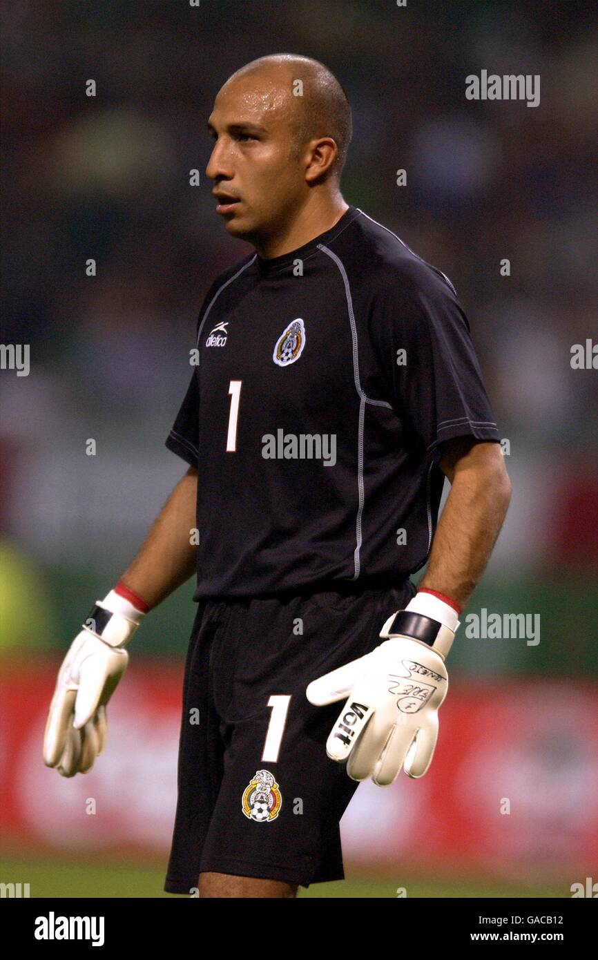 Mexico goalkeeper oscar perez hi-res stock photography and images - Alamy