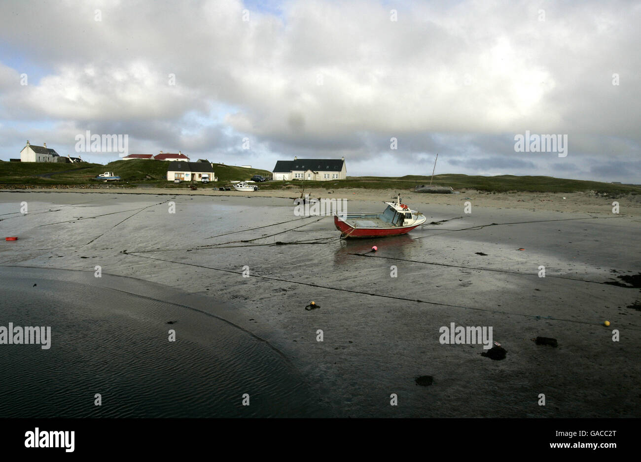 Scarinish harbour hi-res stock photography and images - Alamy