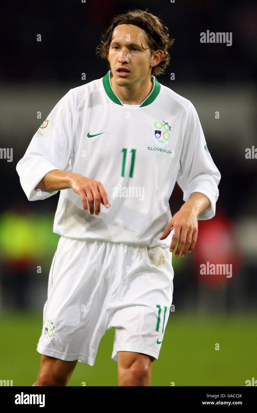 Holland v slovenia hi-res stock photography and images - Alamy