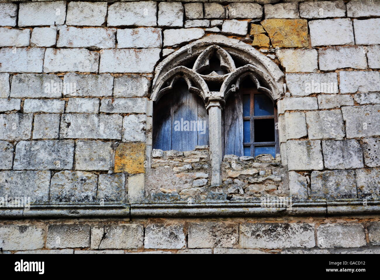 old abandoned and broken stone window Stock Photo - Alamy