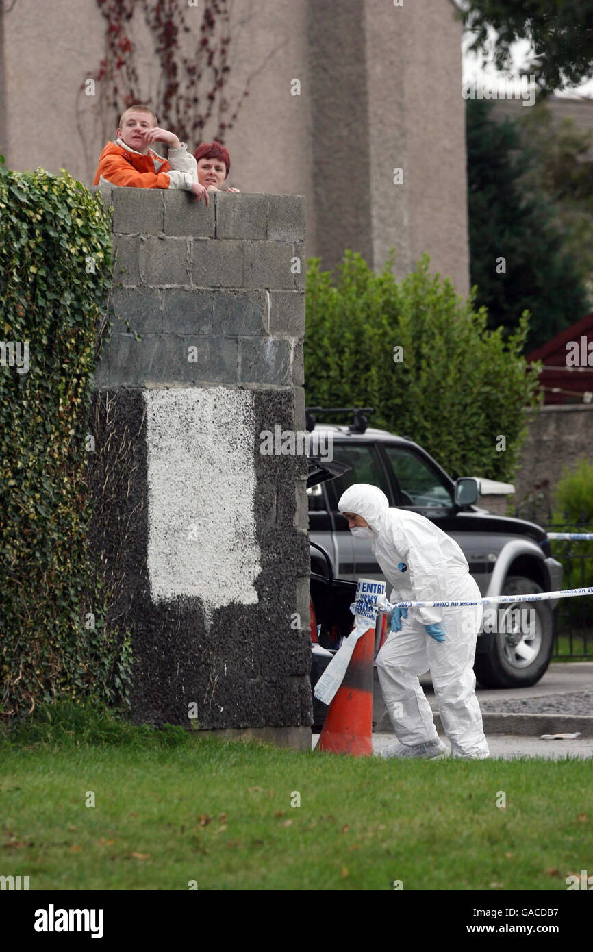 Armed robber shot dead hi-res stock photography and images - Alamy